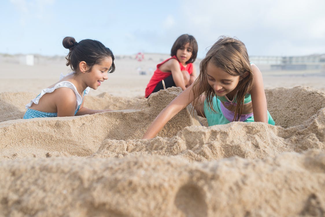 Surviving the Summer Heat With Your Kids—Tips on Keeping Kids Safe in ...